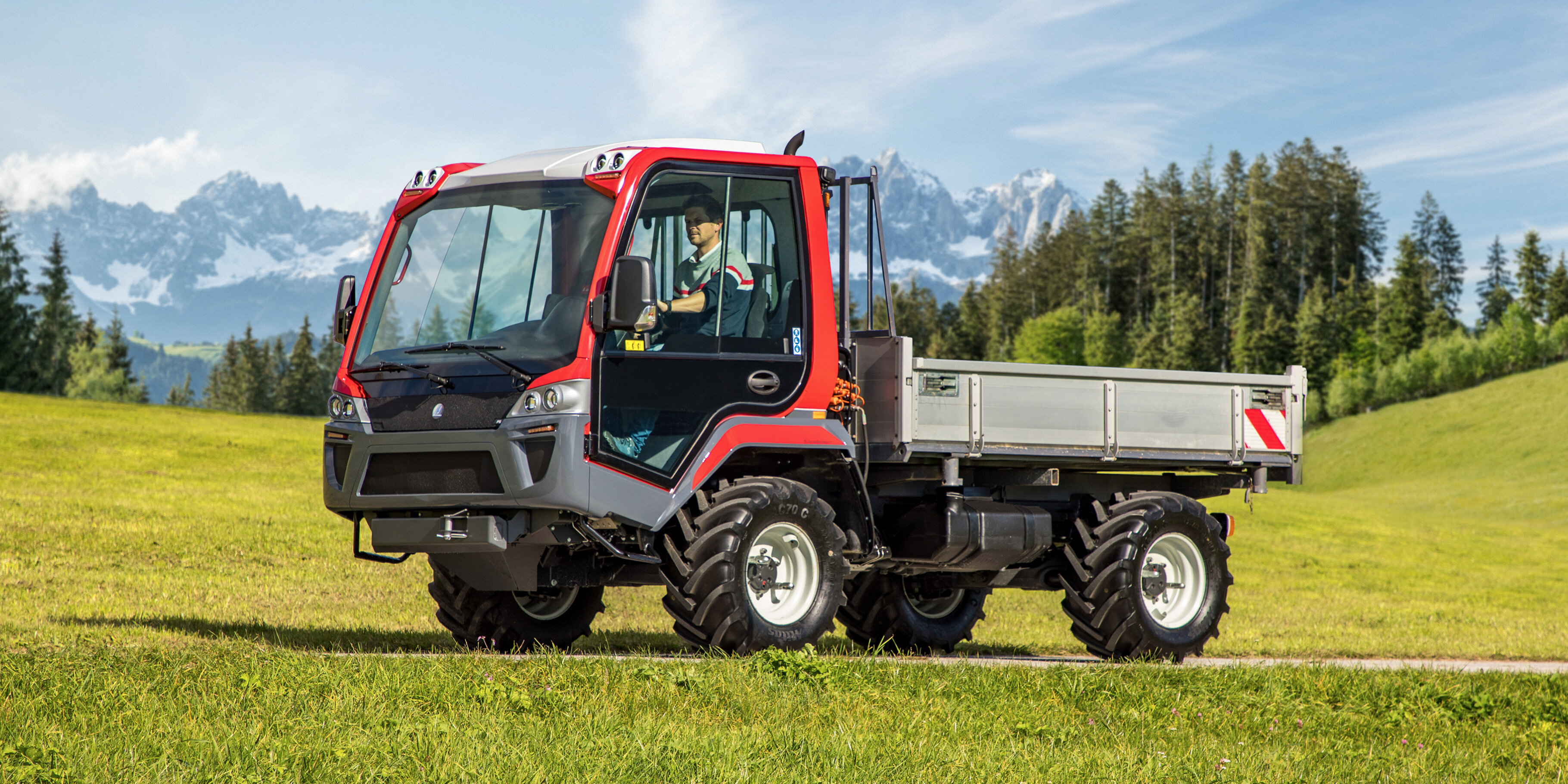 Unitrac series - more than a transporter | Lindner Traktoren